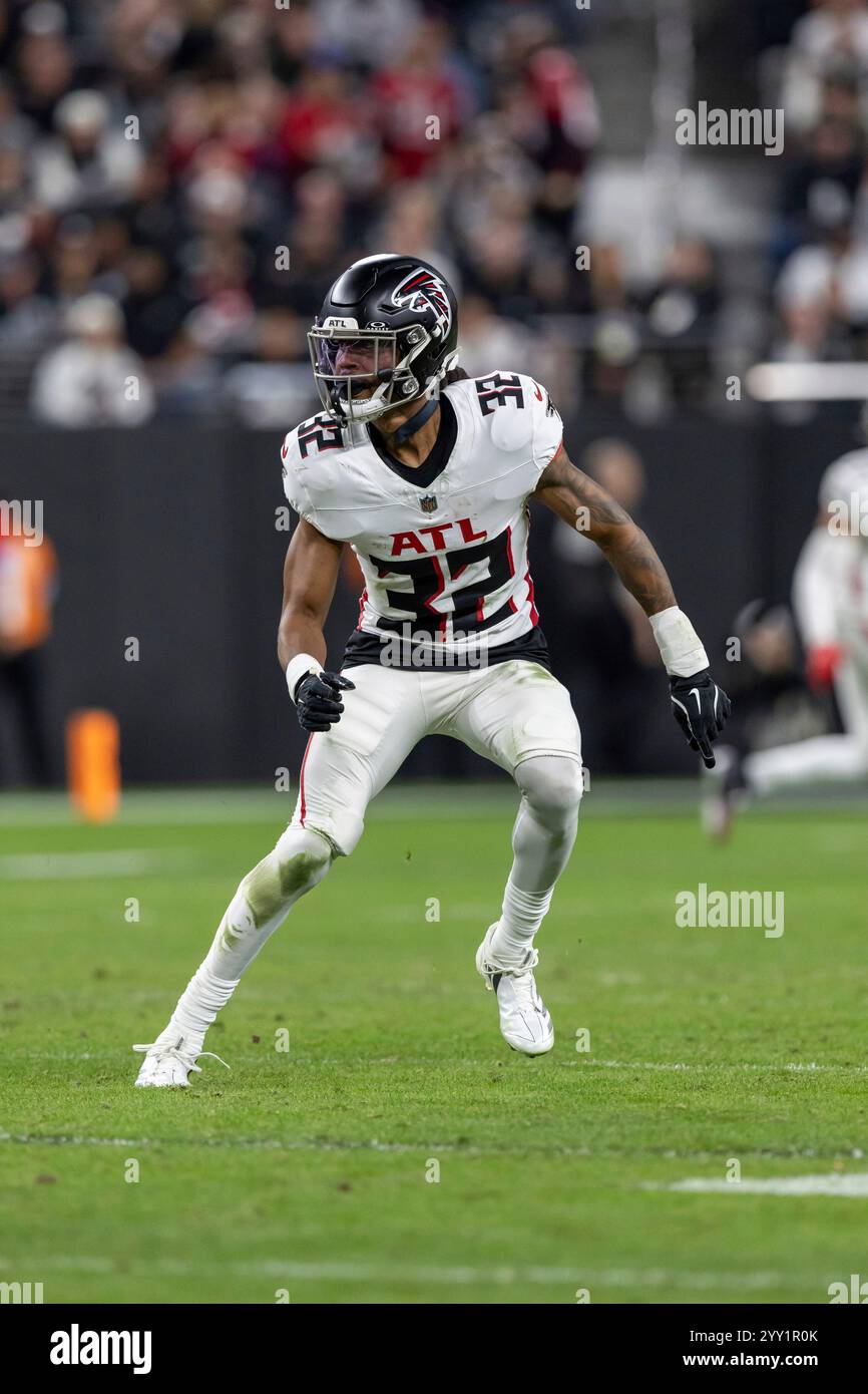 Atlanta Falcons cornerback Kevin Chang (32) against the Las Vegas ...