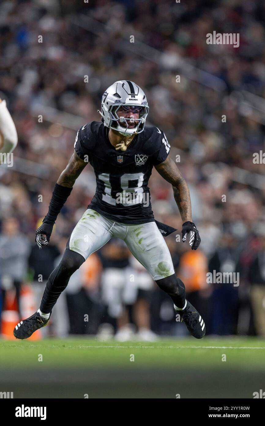 Las Vegas Raiders cornerback Jack Jones (18) in coverage against the ...