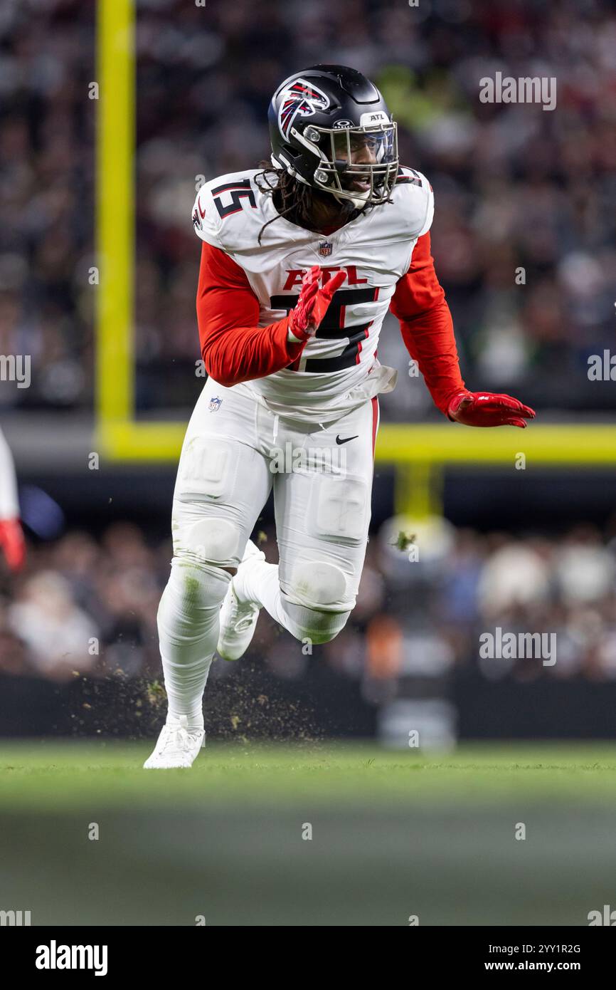 Atlanta Falcons linebacker Matthew Judon (15) against the Las Vegas ...