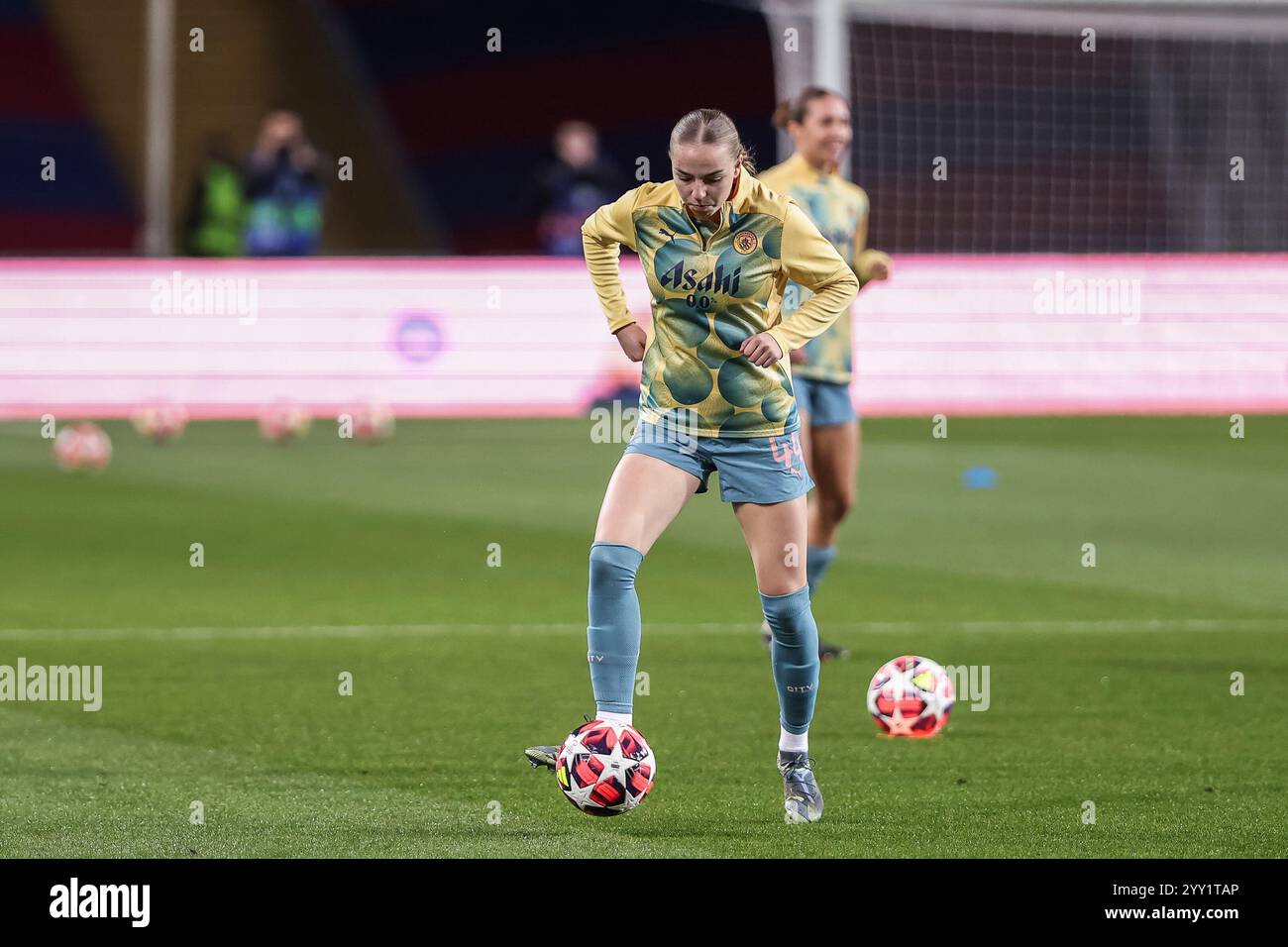 Codie Thomas of Manchester City FC warms up during the UEFA Women's ...