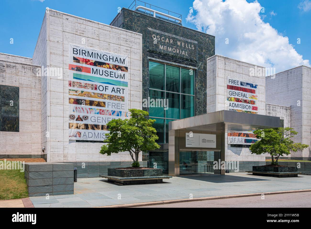 Birmingham museium of art entrance hi-res stock photography and images ...