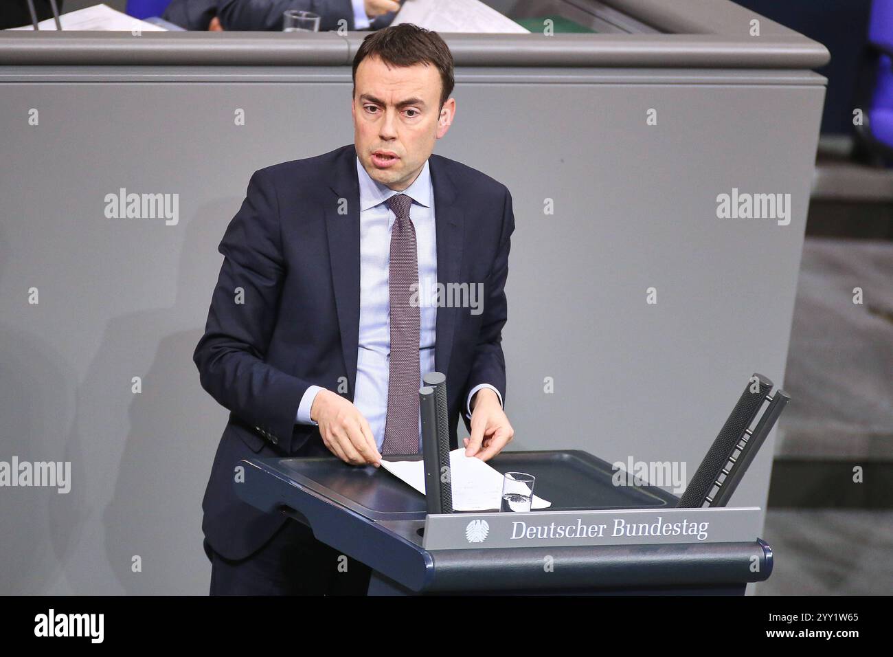 Berlin, Deutschland, 18.12.2024: Deutscher Bundestag: 206 ...