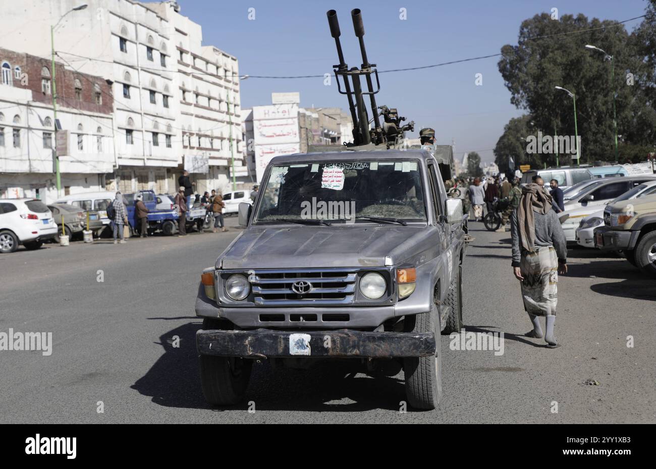 Houthi fighters parade in Sana a amid tensions with USA and Israel ...