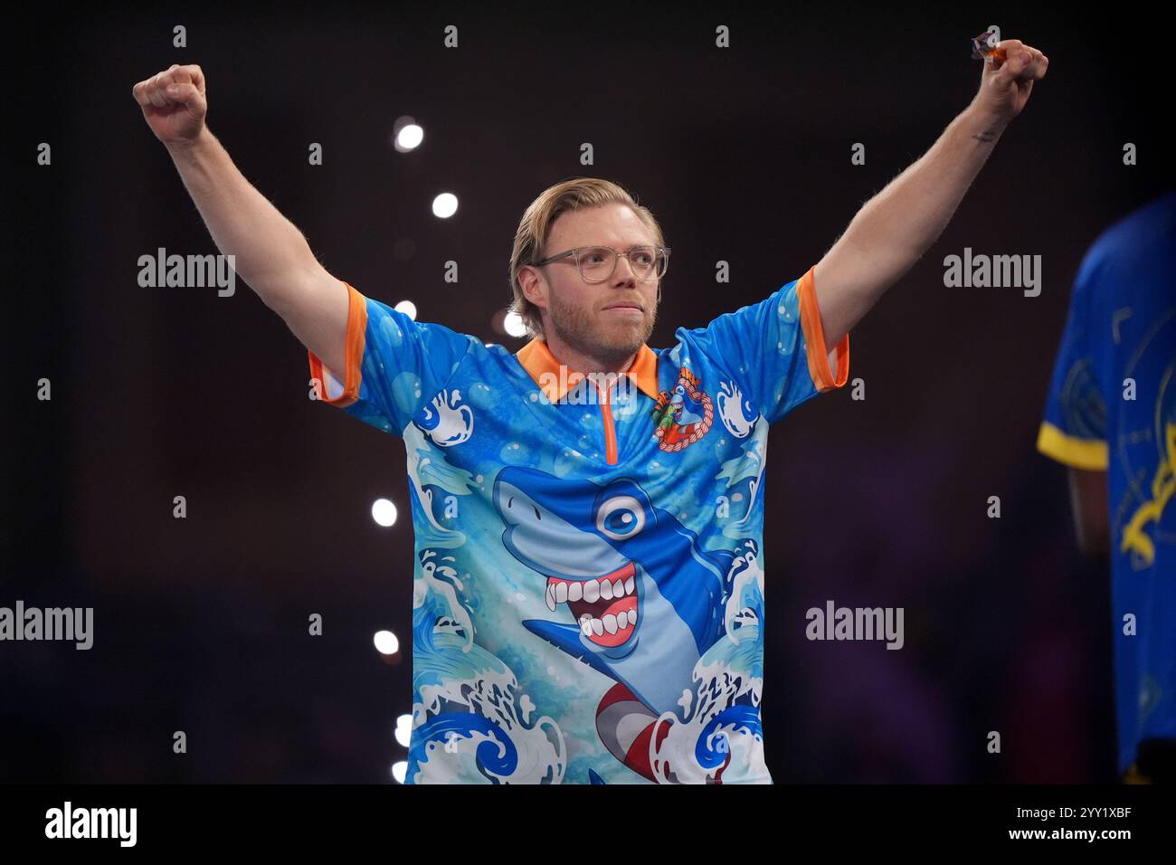 Comedian Rob Beckett celebrates winning against Romesh Ranganathan on ...