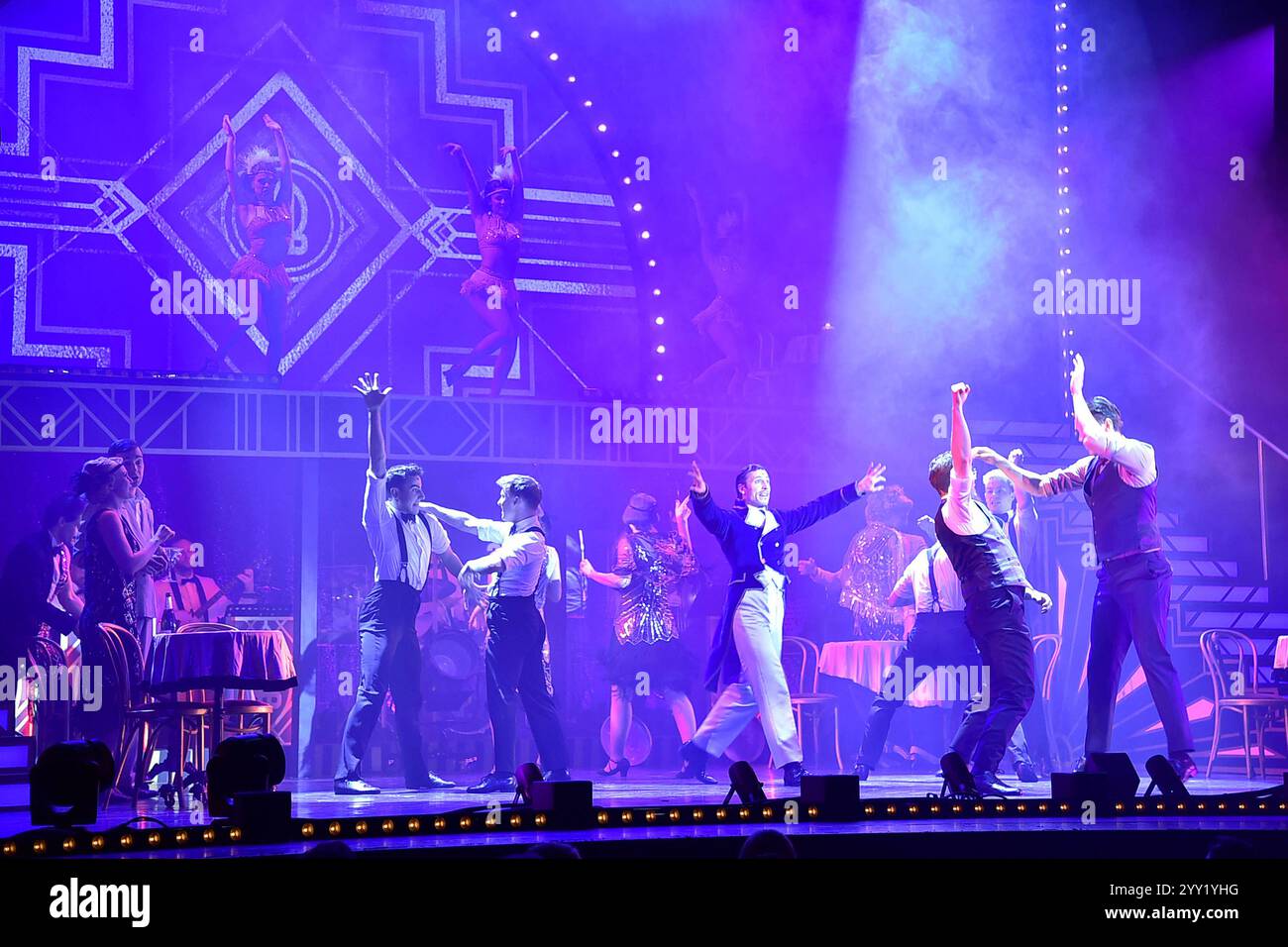 Berlin Premiere MUSICAL BERLIN BERLIN Musical Dartsteller auf der ...