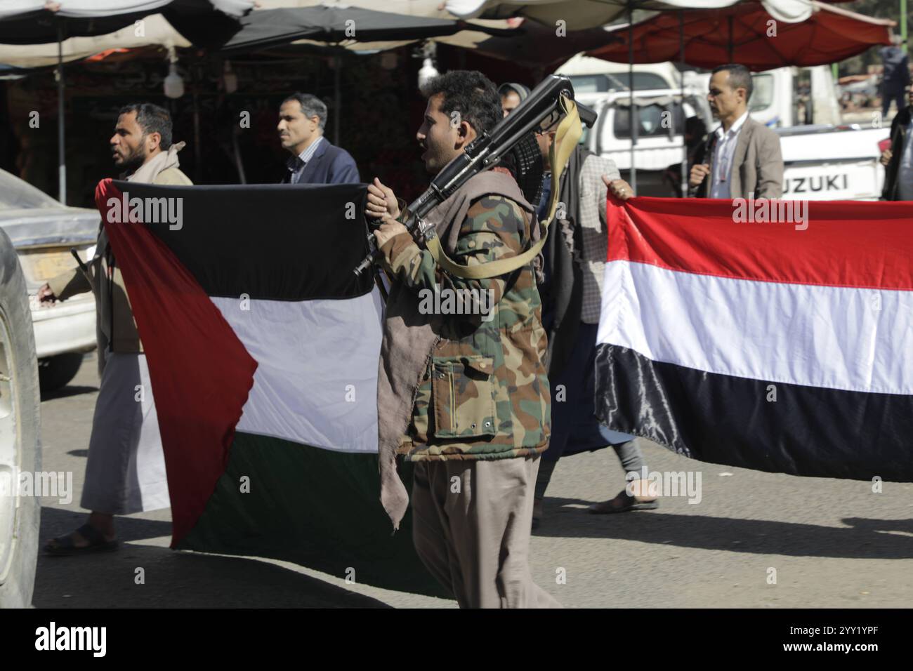 Houthi fighters parade in Sana a amid tensions with USA and Israel ...