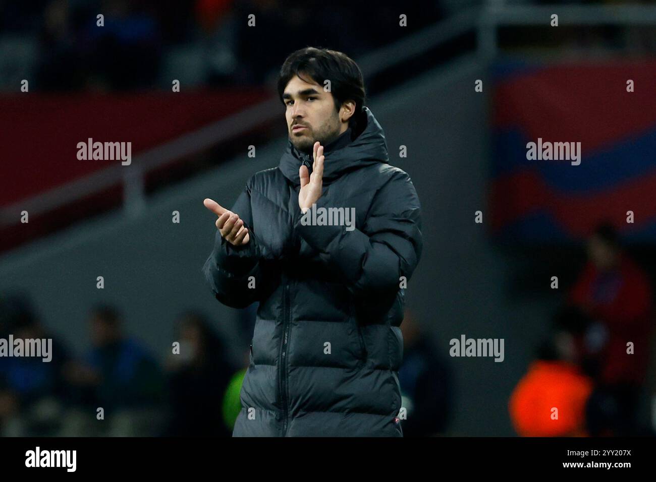 Barcelona coach Pere Romeu claps his hands during the women's Champions ...