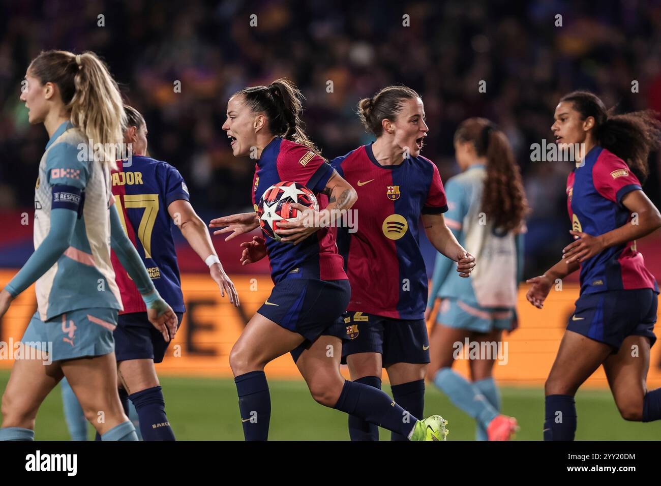 Claudia Pina of FC Barcelona Femenino celebrates a goal with her ...