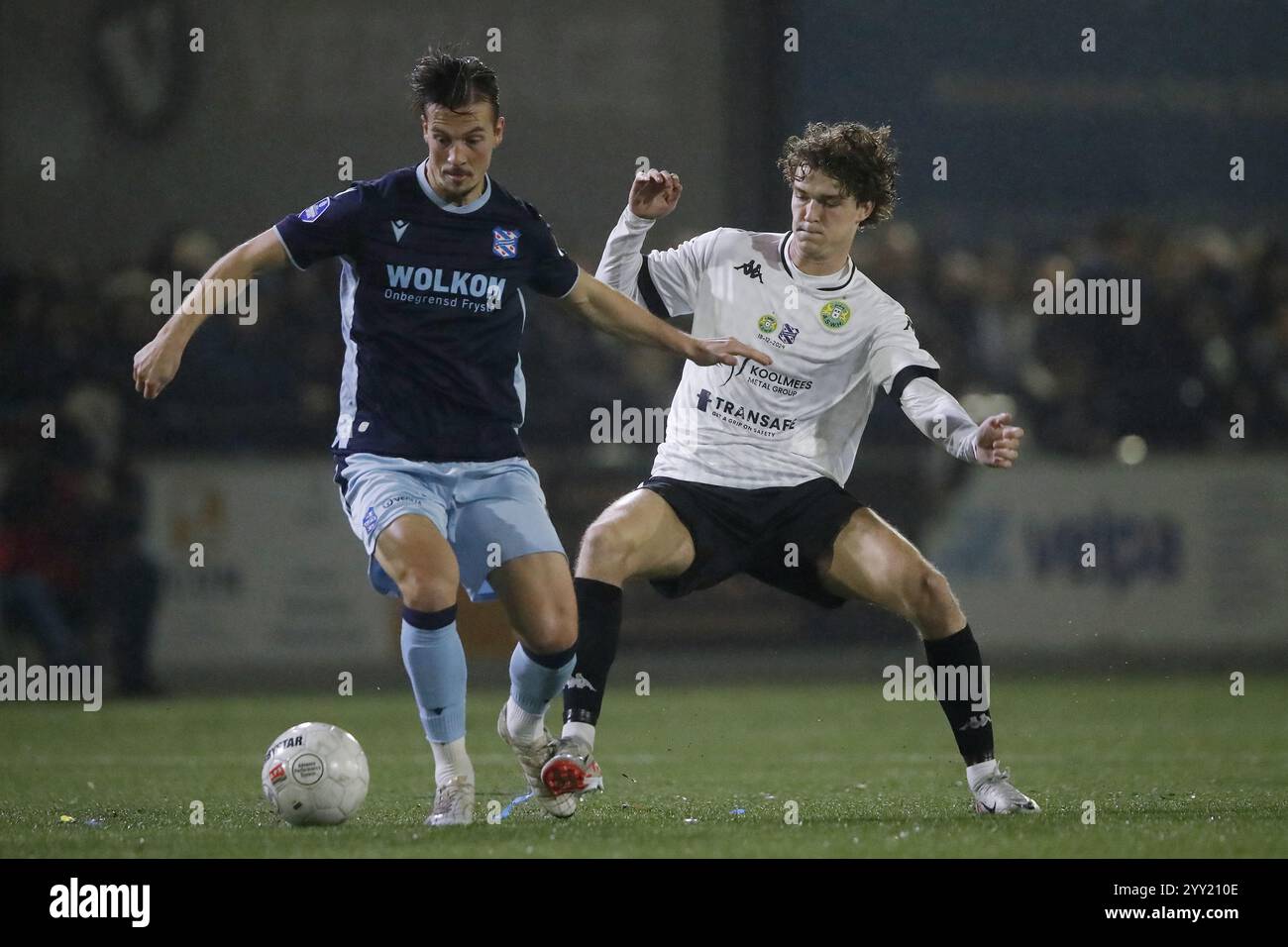 HENDRIK-IDO-AMBACHT - (L-R) Simon Olsson of sc Heerenveen, Sam van Veen of ASWH during the KNVB ...