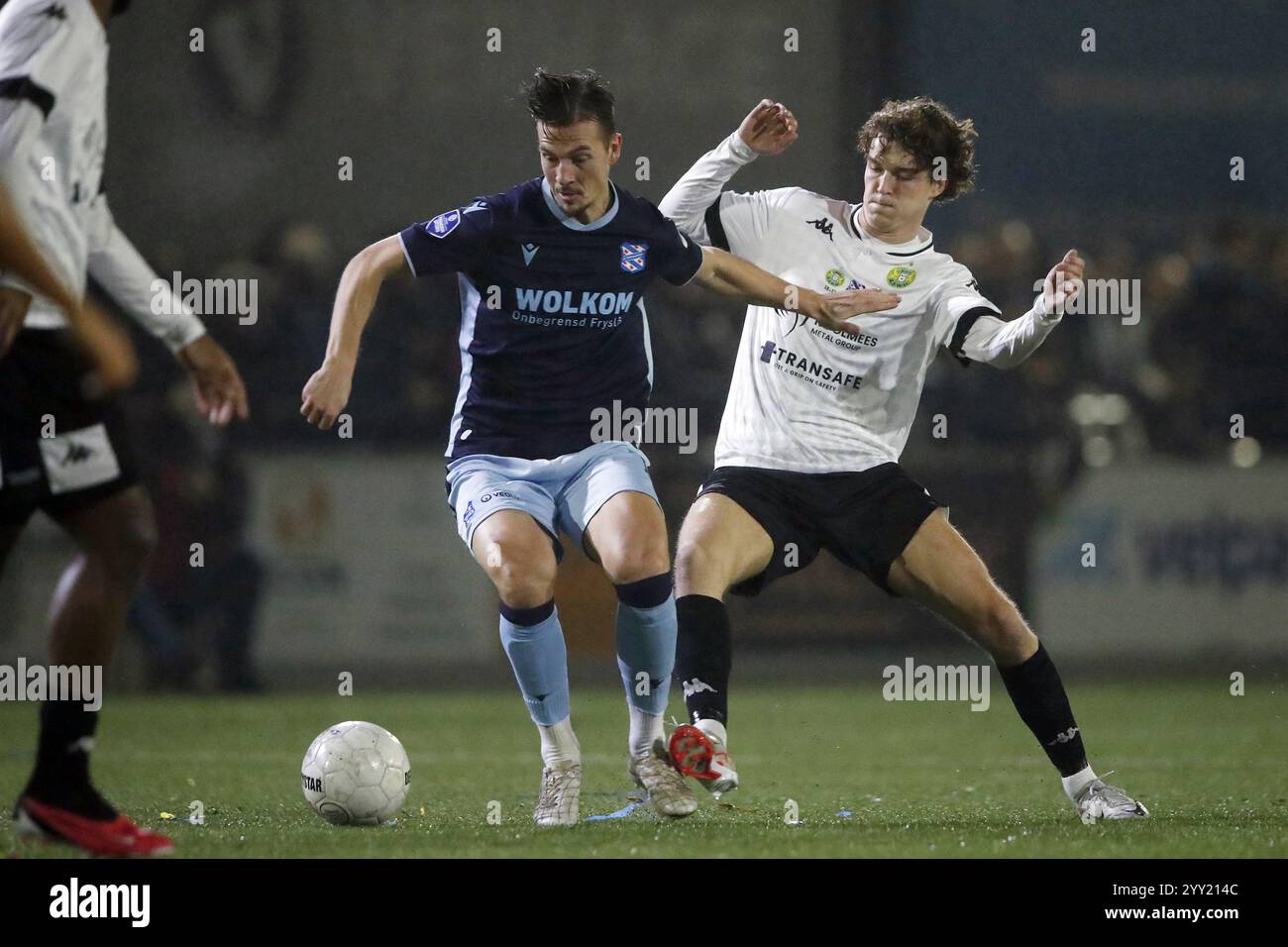 HENDRIK-IDO-AMBACHT - (L-R) Simon Olsson of sc Heerenveen, Sam van Veen of ASWH during the KNVB ...