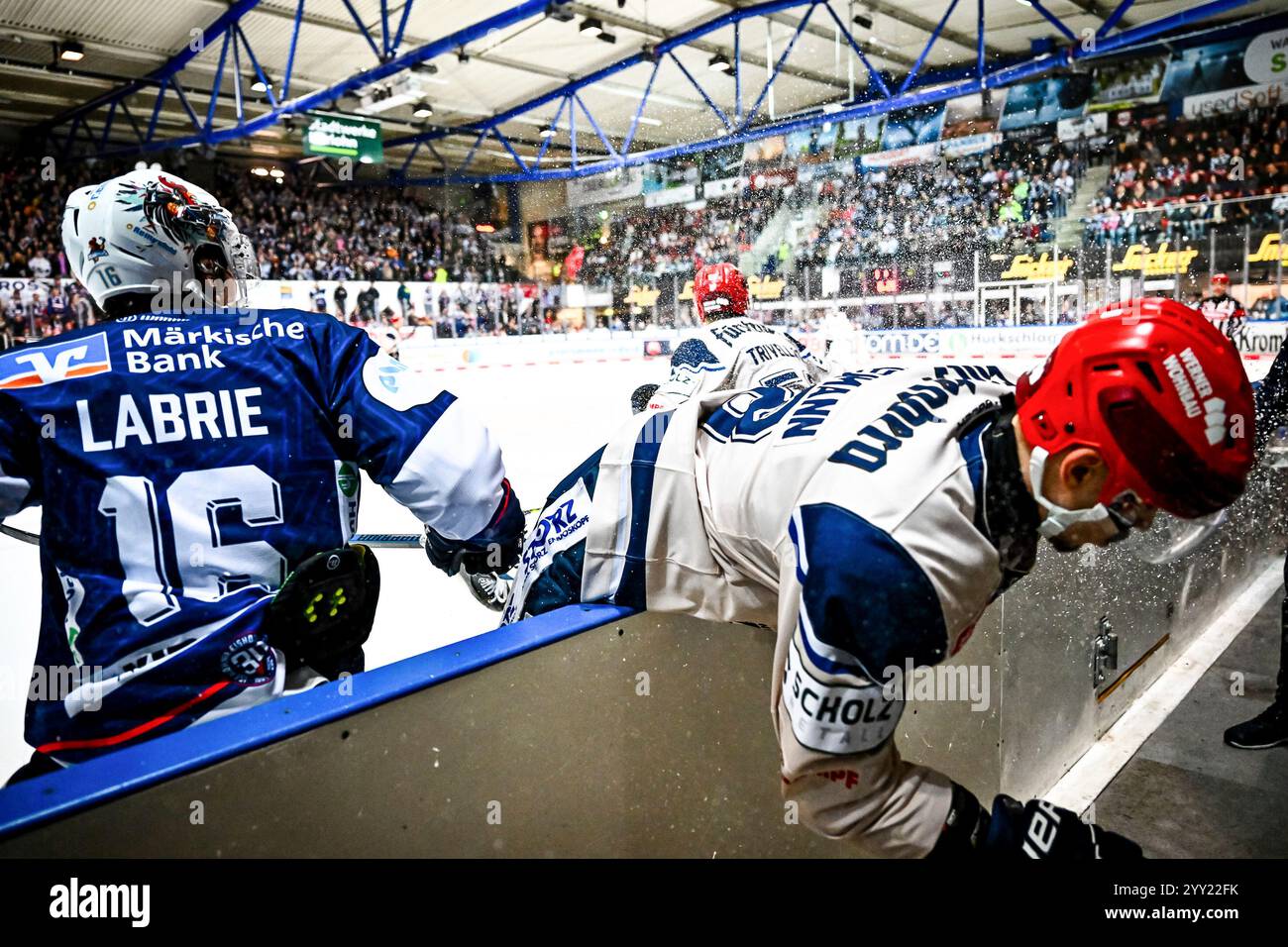 Iserlohn, Deutschland. 18th Dec, 2024. Hubert Labrie (Iserlohn Roosters ...