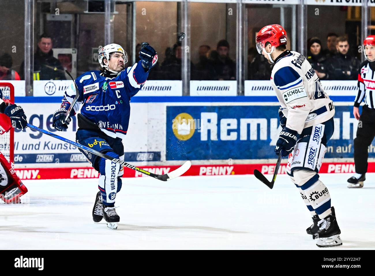Iserlohn, Deutschland. 18th Dec, 2024. Hubert Labrie (Iserlohn Roosters ...