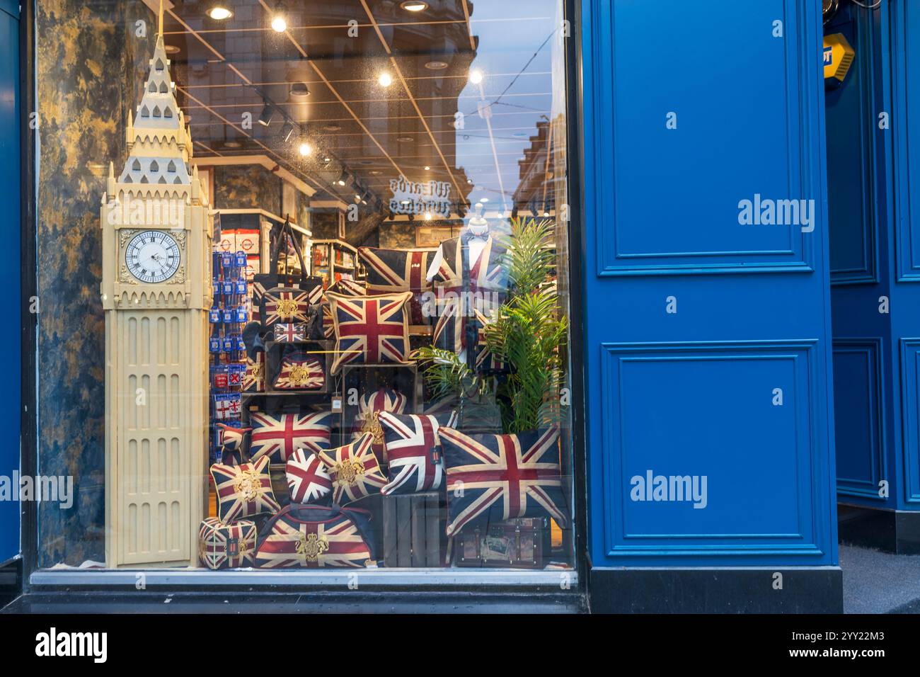 Souvenir london big ben hi-res stock photography and images - Alamy