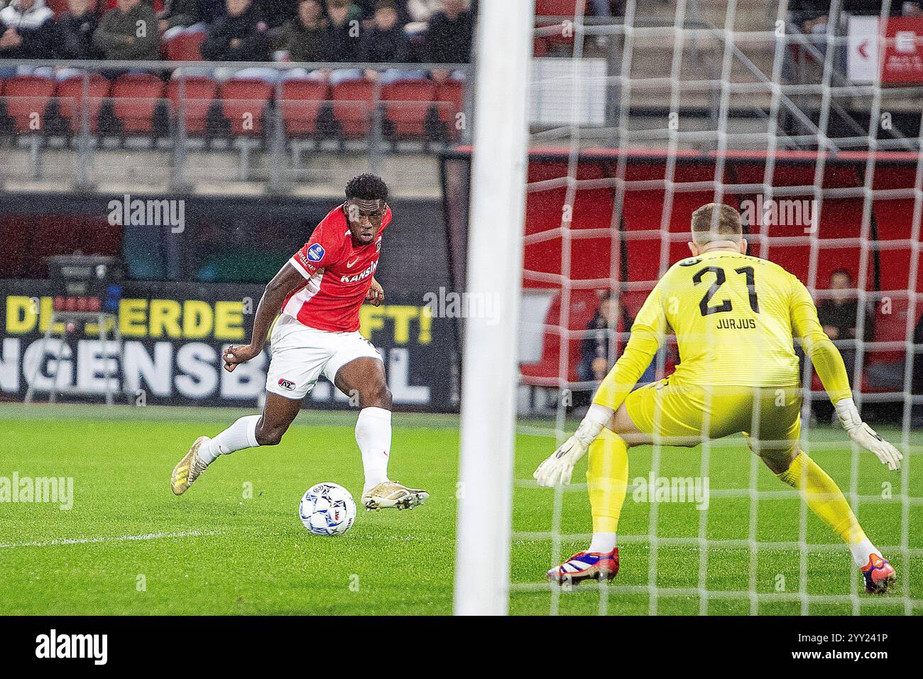 Alkmaar, Netherlands. 18th Dec, 2024. ALKMAAR - 18-12-2024, AFAS Stadium. Dutch cup Football ...