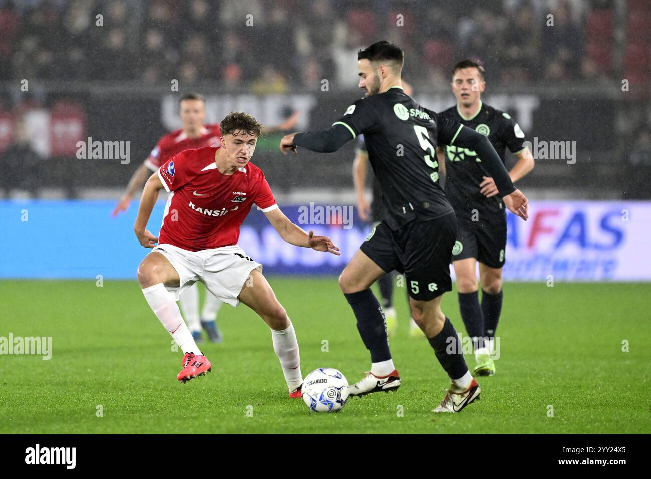 ALKMAAR - (l-r) Sven Mijnans of AZ Alkmaar, Marco Rente of FC Groningen during the KNVB Cup ...