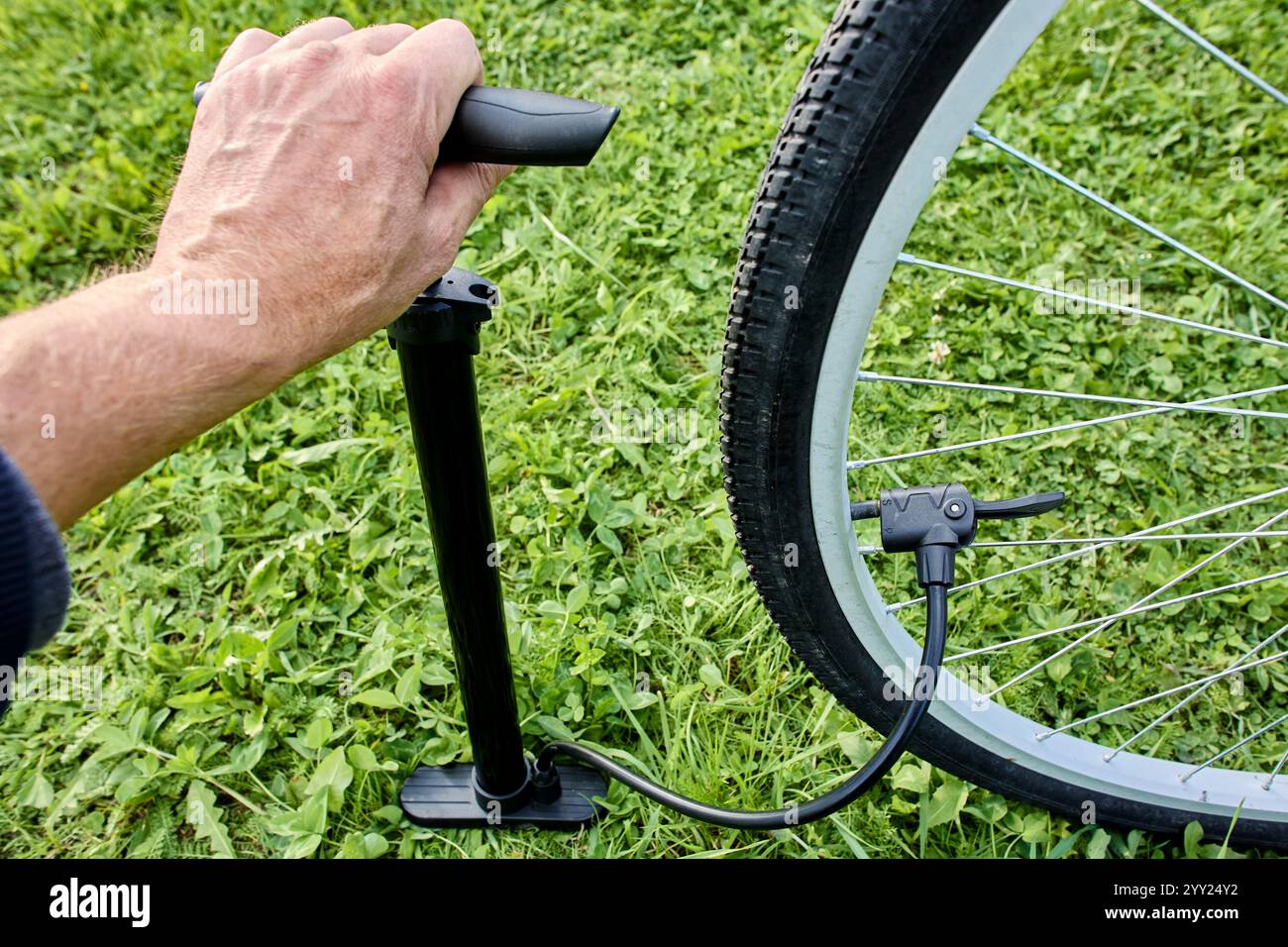 Attached multi valve head for all types of valves to Schrader valve on ...