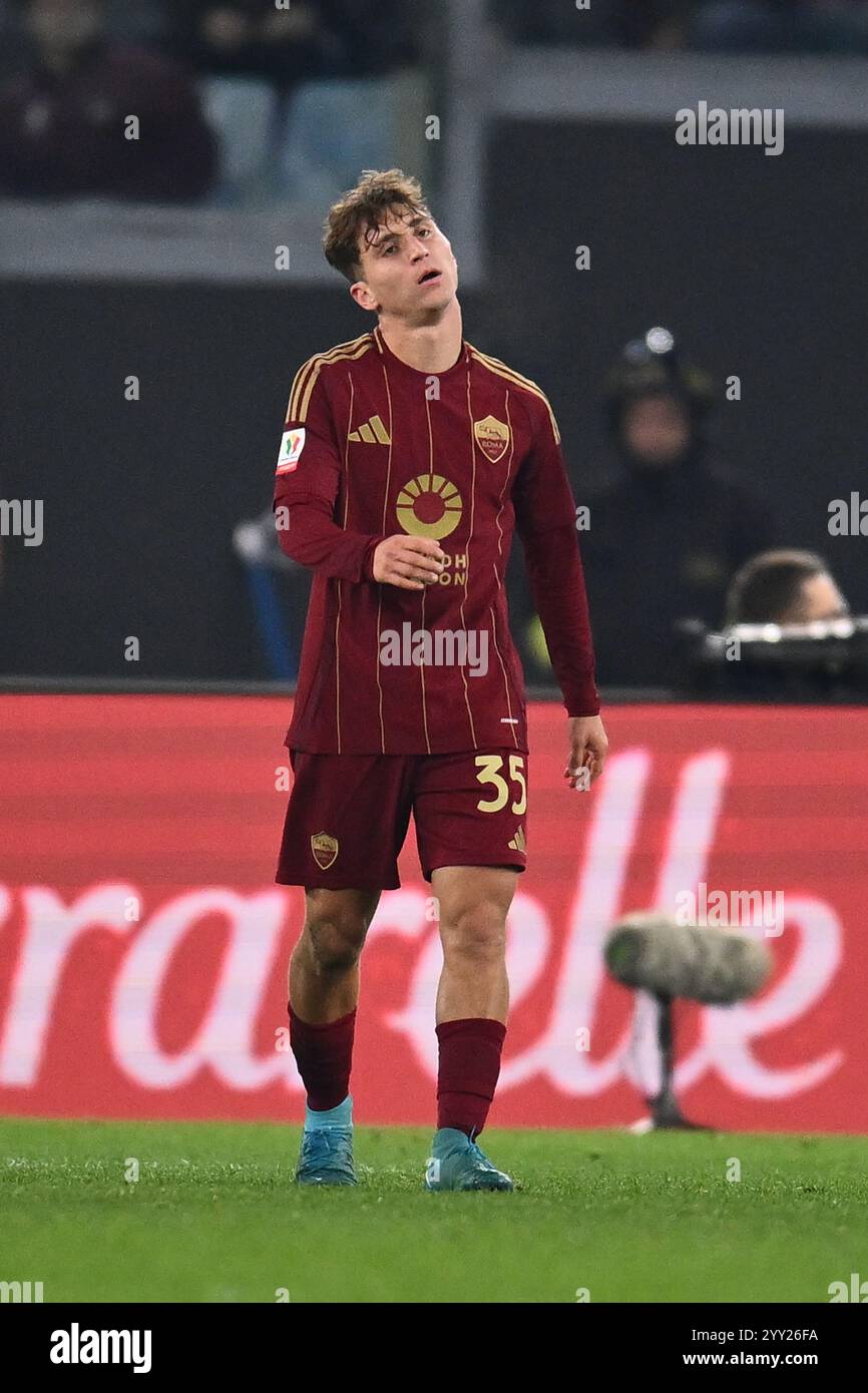 Tommaso Baldanzi of A.S. Roma celebrates after scoring the goal to make ...