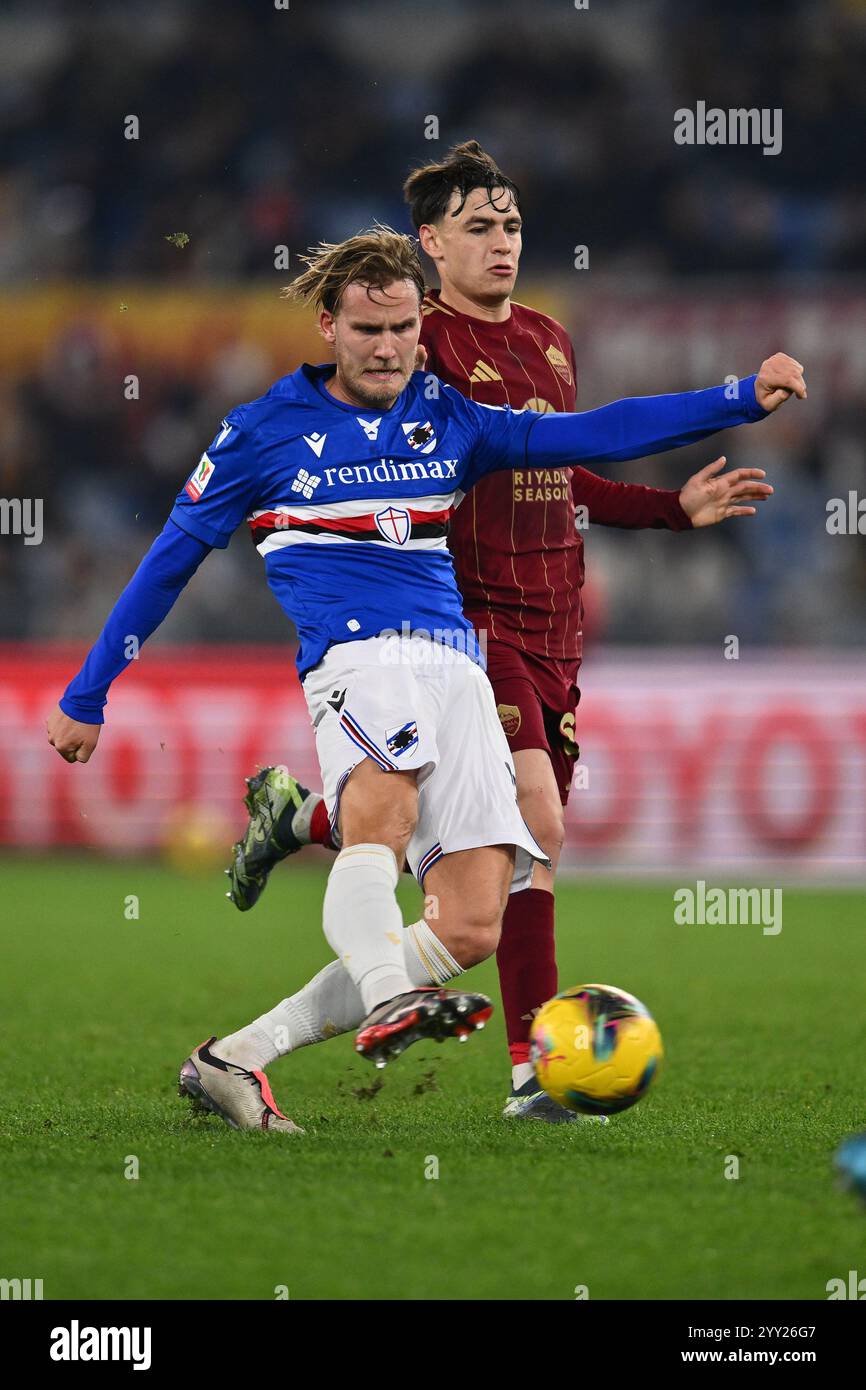 Melle Meulensteen of U.C. Sampdoria and Niccolò Pisilli of A.S. Roma in ...