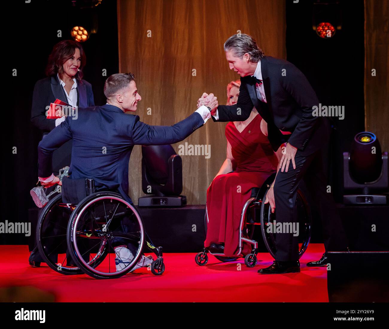 ARNHEM - Jetze Plat on the podium after winning Parasportman of the ...