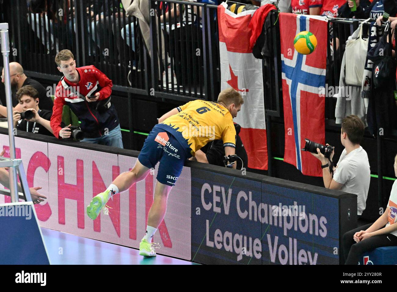 18.12.2024, LKH Arena, Lueneburg, GER; VL, Champions League, SVG ...