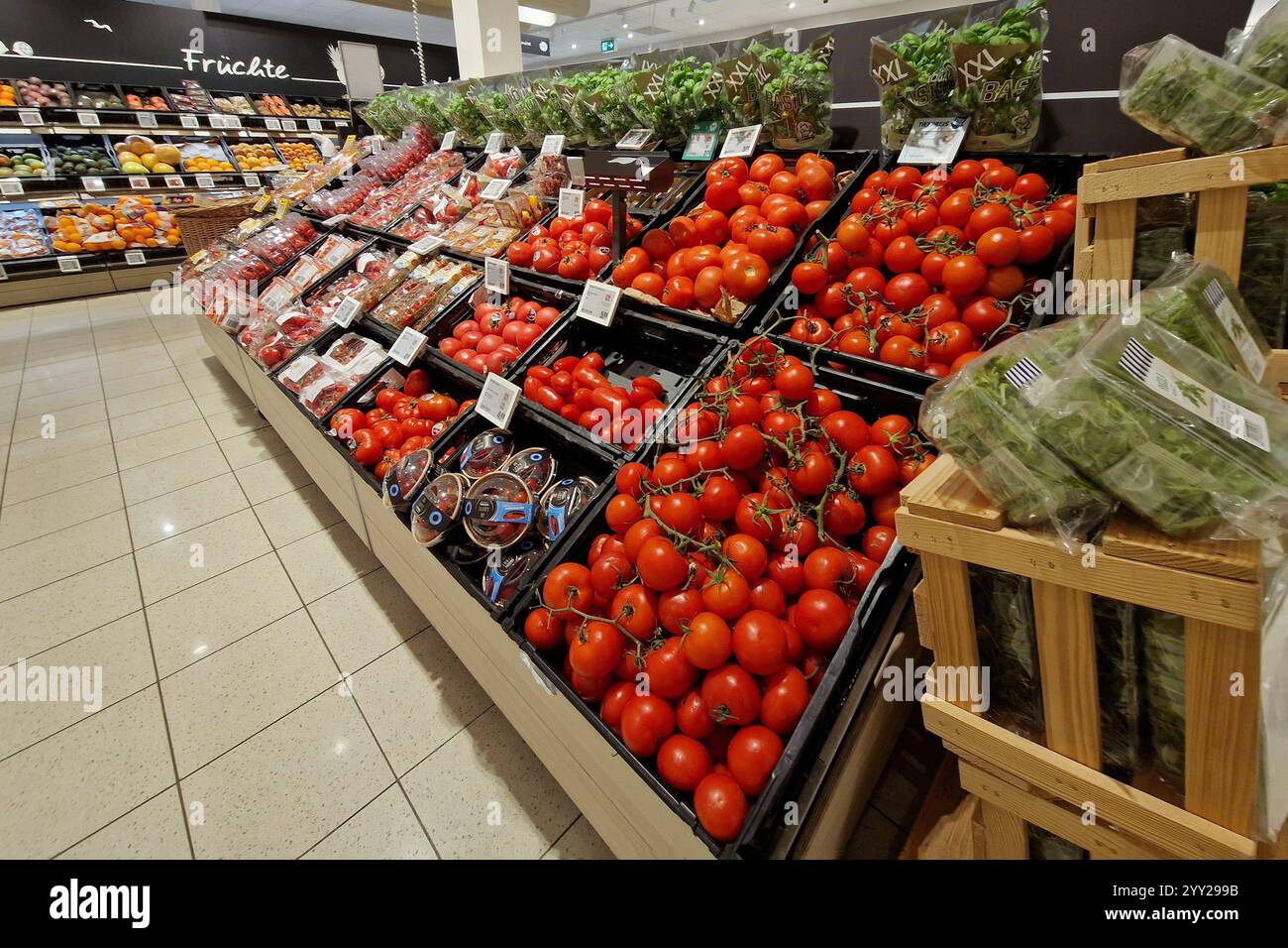 Selters Themenfoto: Konsum, Supermarkt, Einkauf, Versorgung, REWE, 17. ...