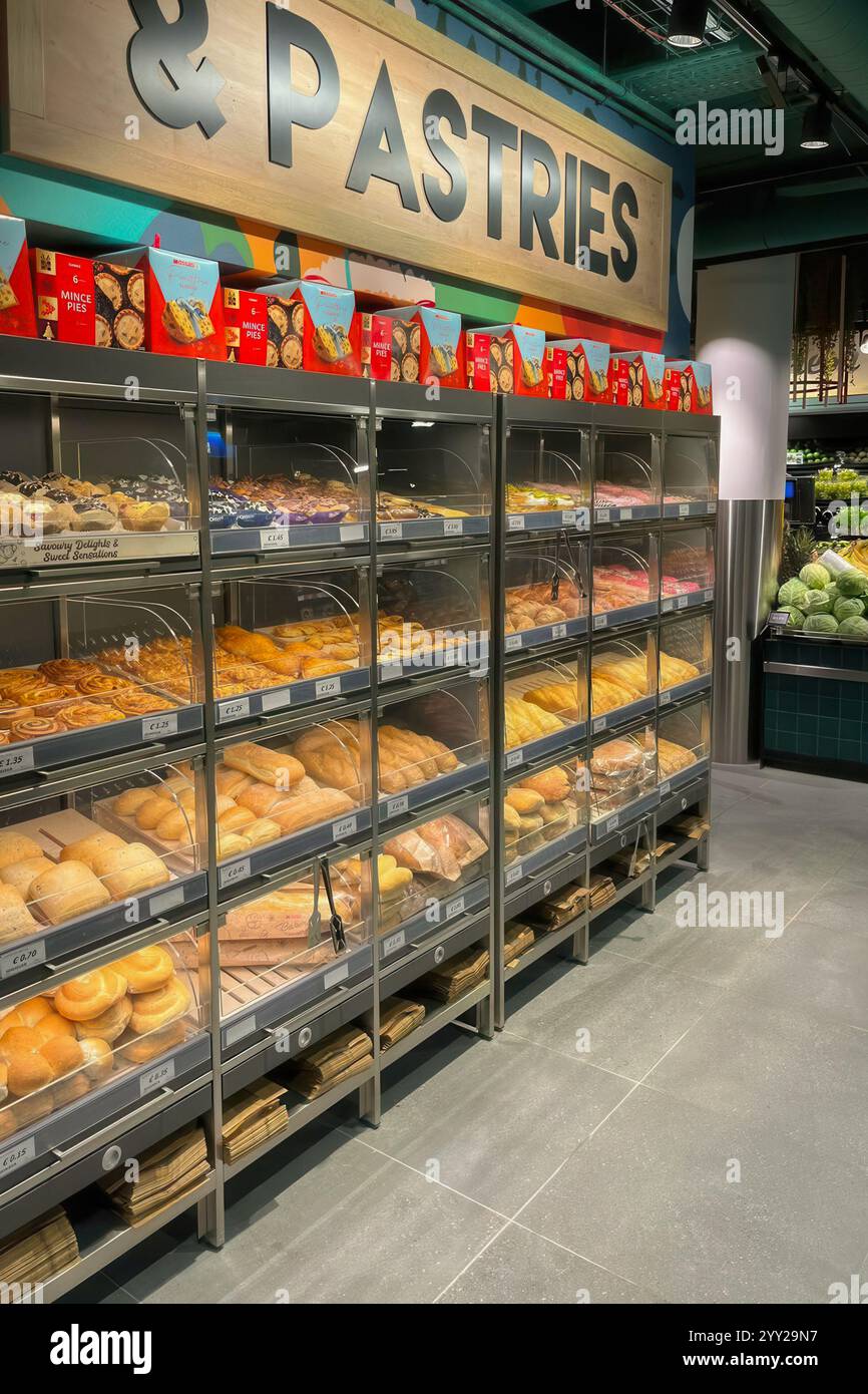 Bakery section of a supermarket hi-res stock photography and images - Alamy
