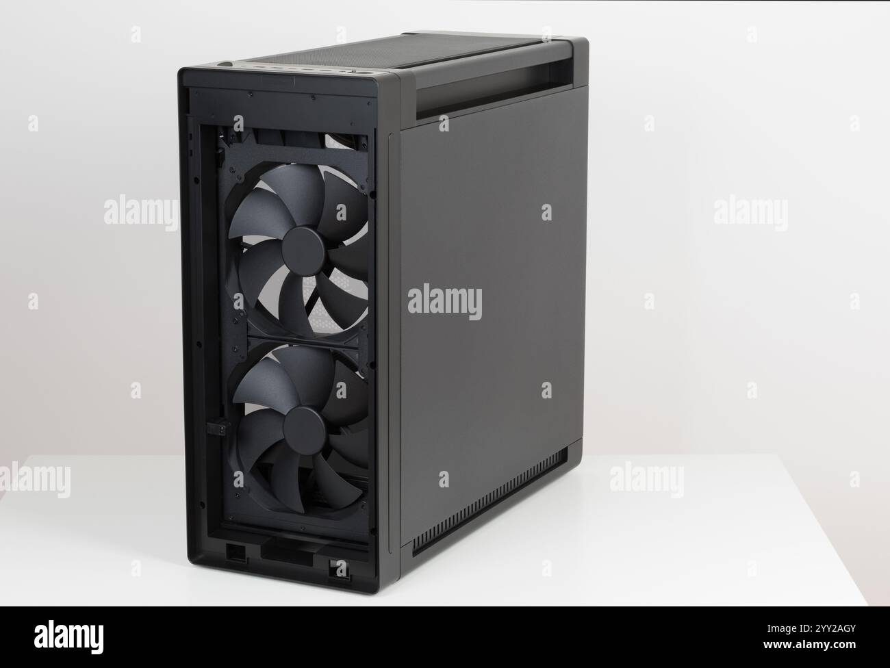 Two pre-installed system extra-thick 200 x 38 mm front fans for maximum ...