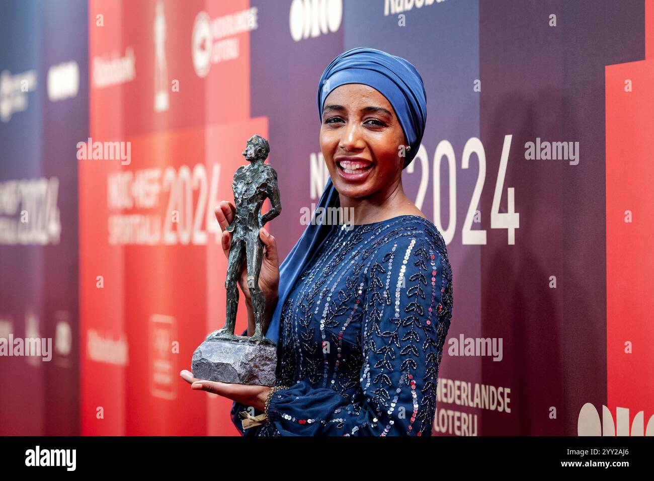 ARNHEM - Sifan Hassan with the award for Sportswoman of the Year 2024 during the presentation of ...