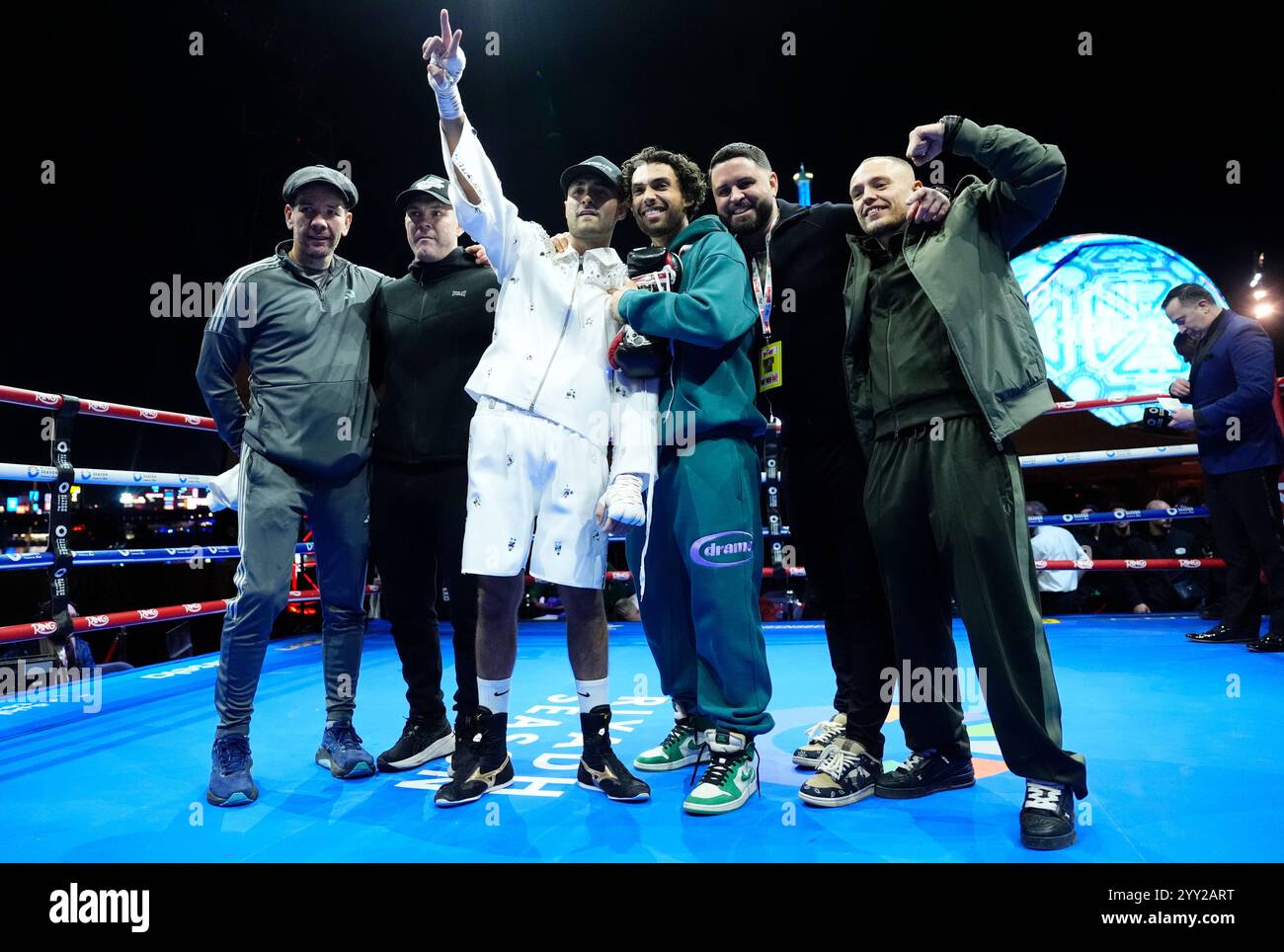 Aadam Hamed celebrates his victory over Jesus Gonzalez at Boulevard ...