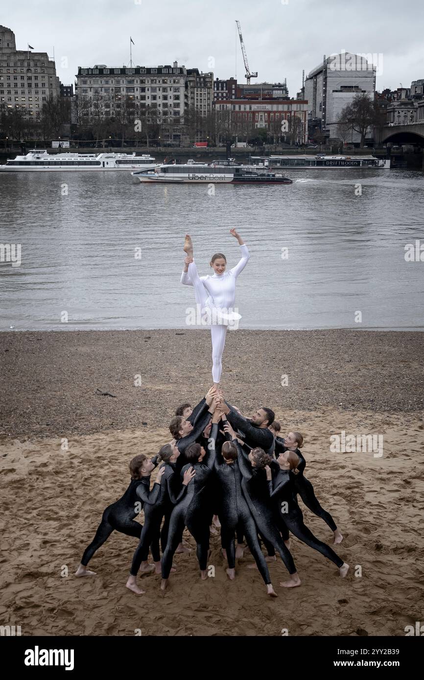 London, UK. 17th December 2024. Acrobatic performers from Australian ...
