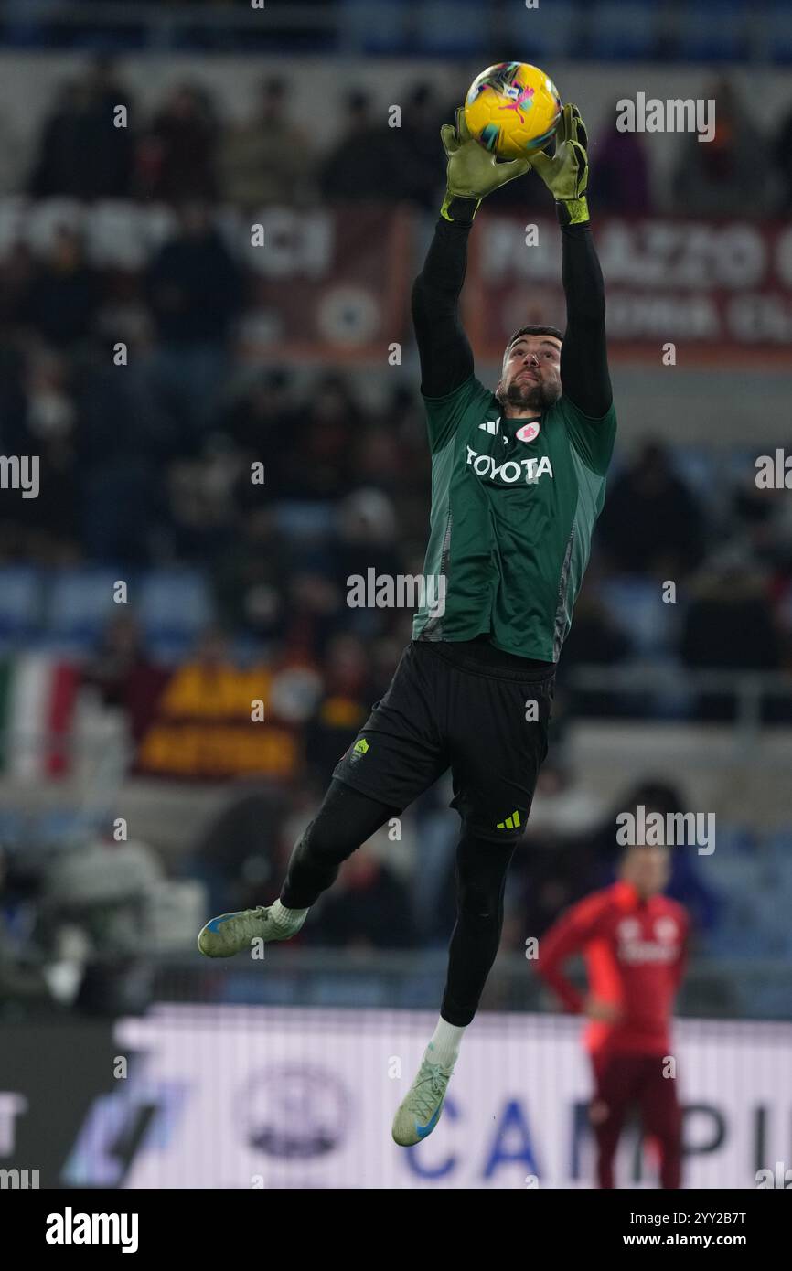 Roma, Italia. 18th Dec, 2024. Roma's goalkeeper Mathew Ryan during the ...