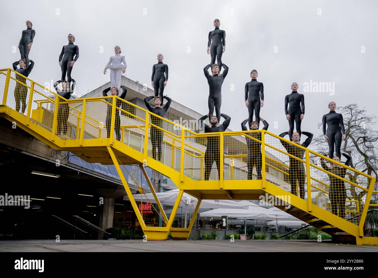 London, UK. 17th December 2024. Acrobatic performers from Australian ...