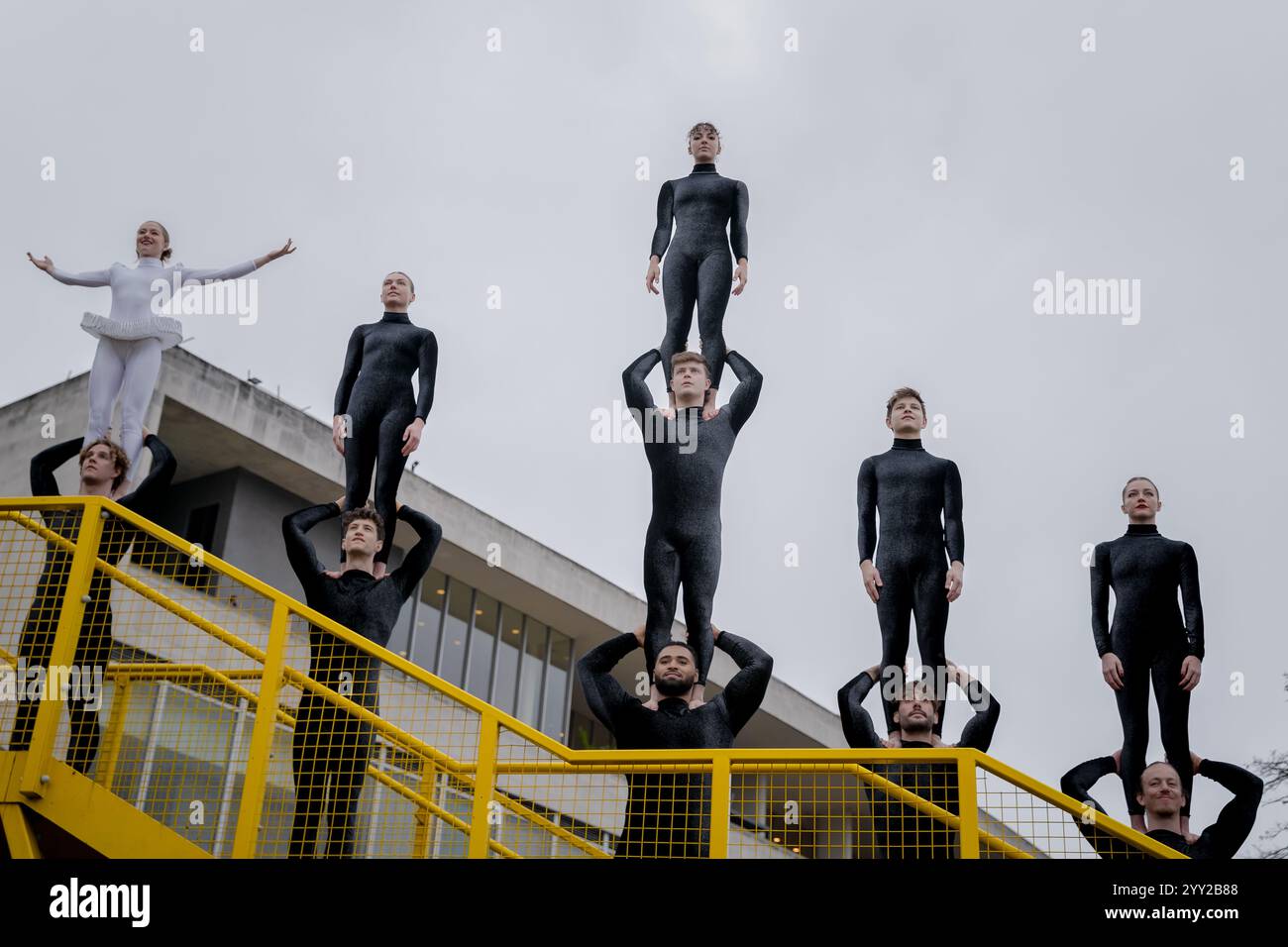 London, UK. 17th December 2024. Acrobatic performers from Australian ...