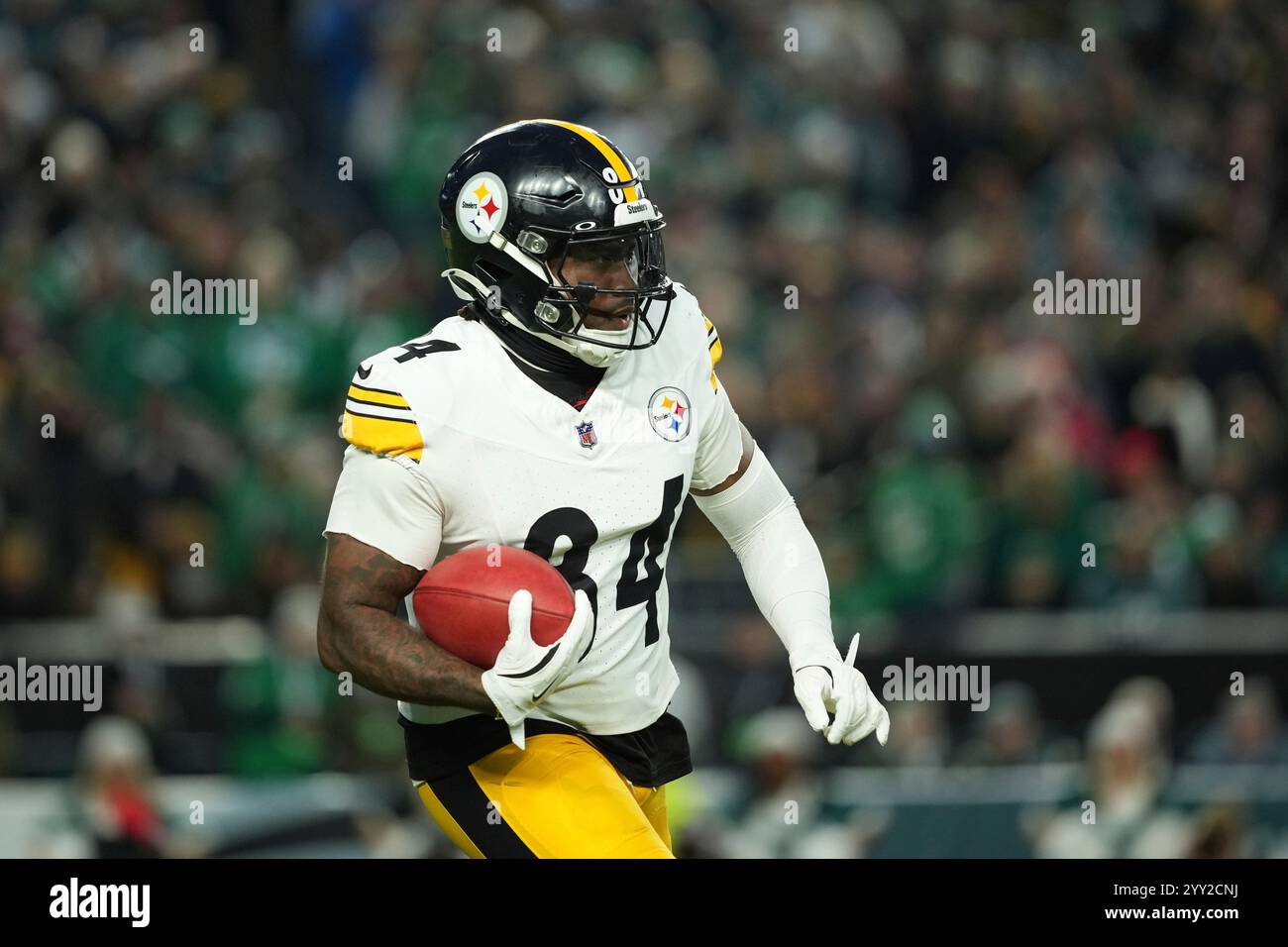 Pittsburgh Steelers' Cordarrelle Patterson plays during an NFL football ...