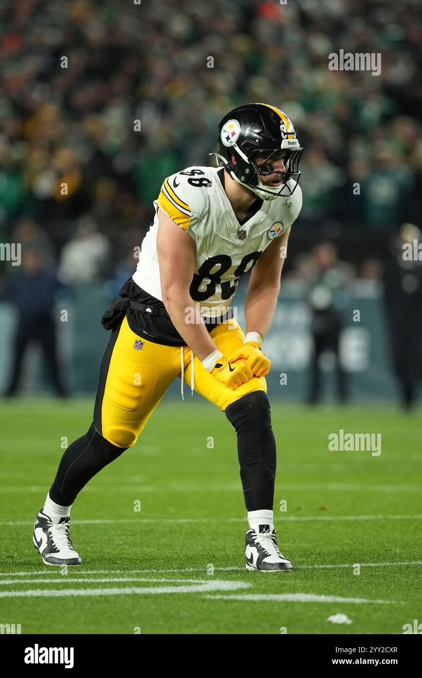 Pittsburgh Steelers' Pat Freiermuth plays during an NFL football game ...