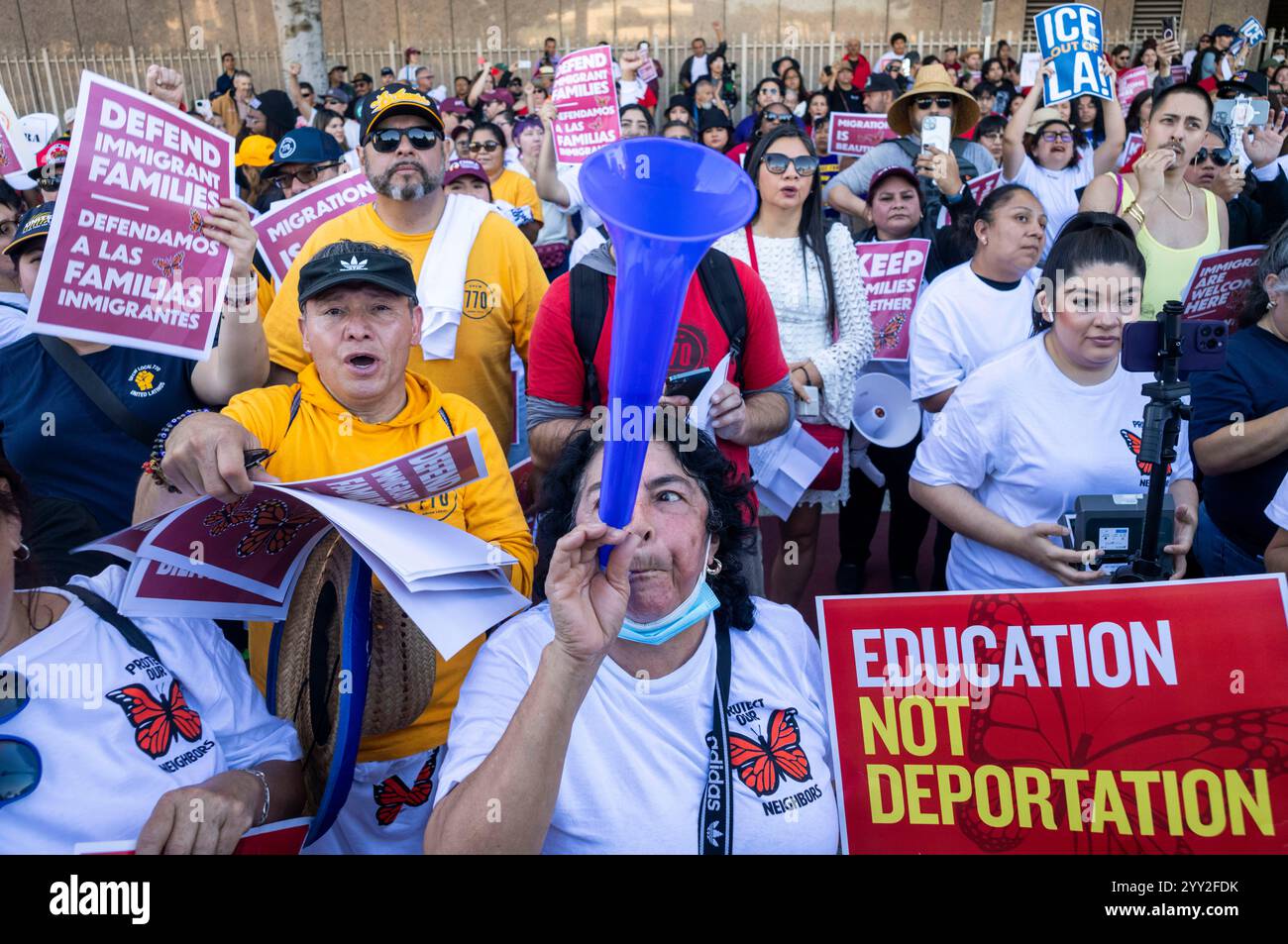 Los Angeles, California, USA. 18th Dec, 2024. Migrant day laborers ...
