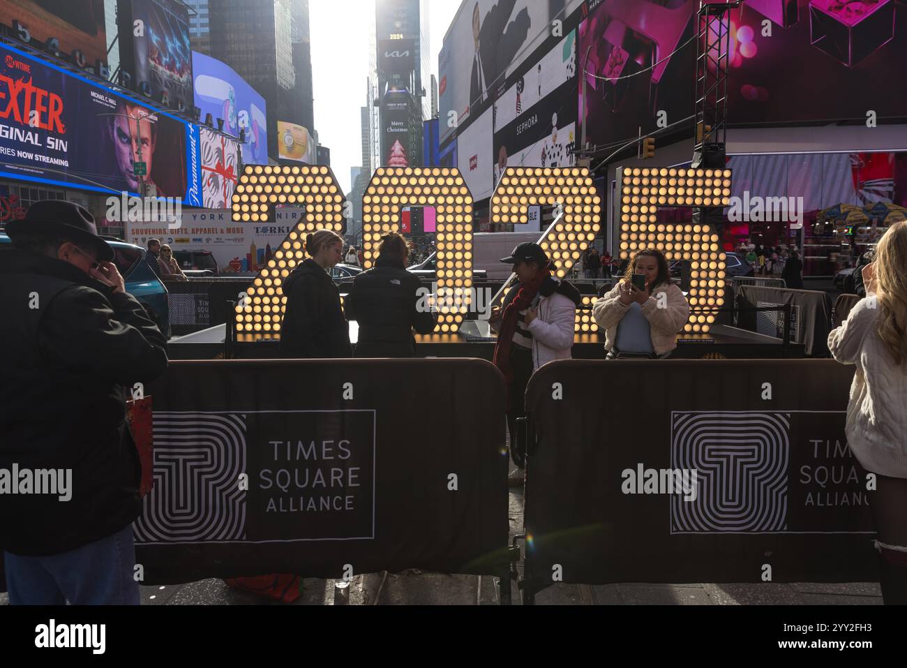 2025 new years eve numerals hi-res stock photography and images - Alamy