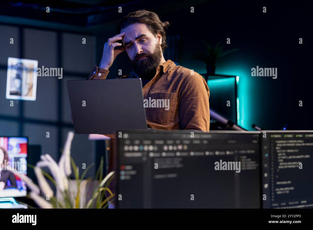 Building code expert hi-res stock photography and images - Alamy