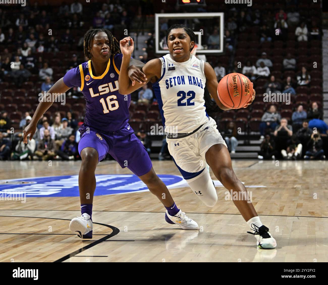 UNCASVILLE, CT - DECEMBER 17: Seton Hall Pirates guard Amari Wright (22 ...