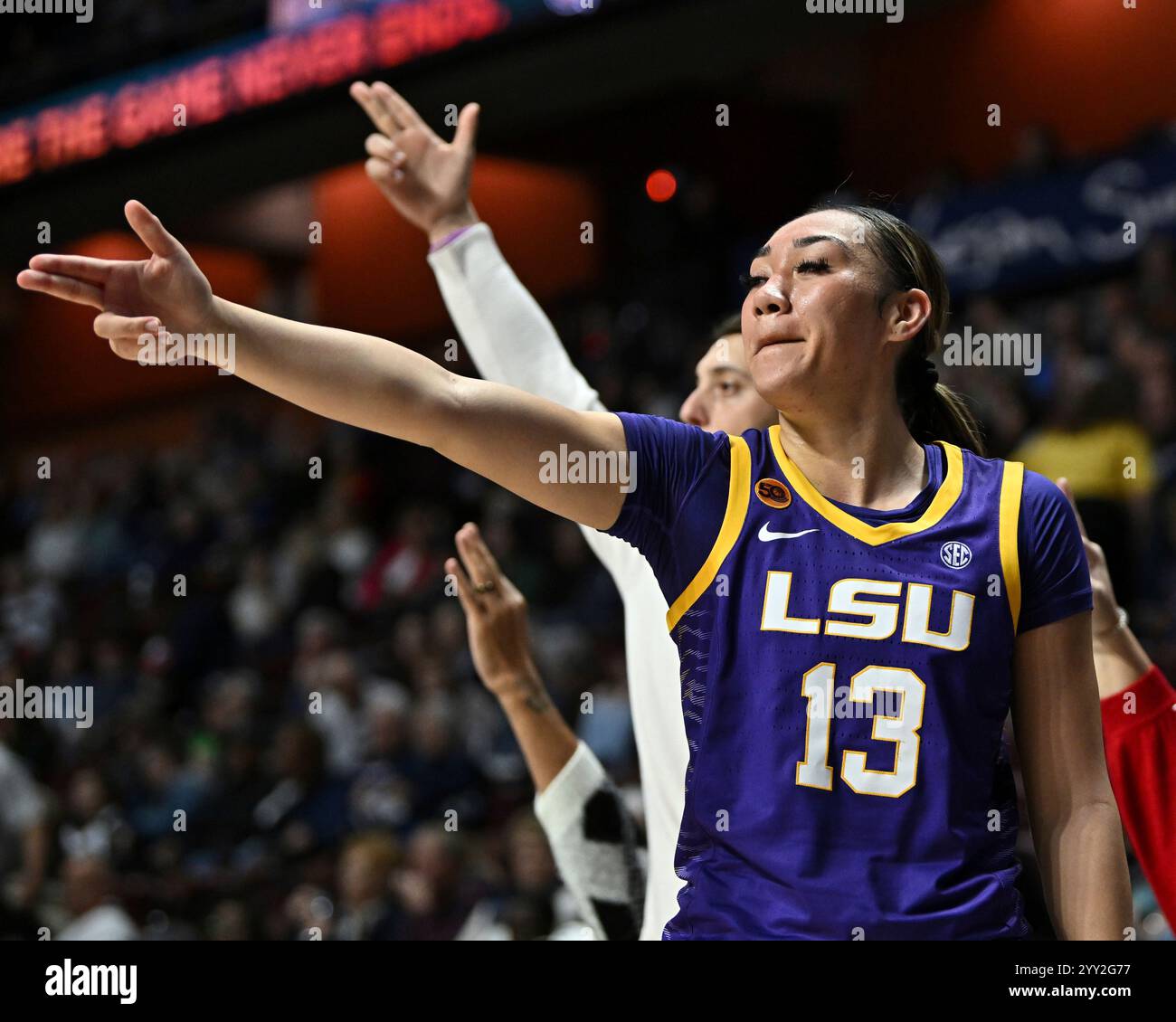 UNCASVILLE, CT - DECEMBER 17: LSU Lady Tigers guard Last-Tear Poa (13 ...
