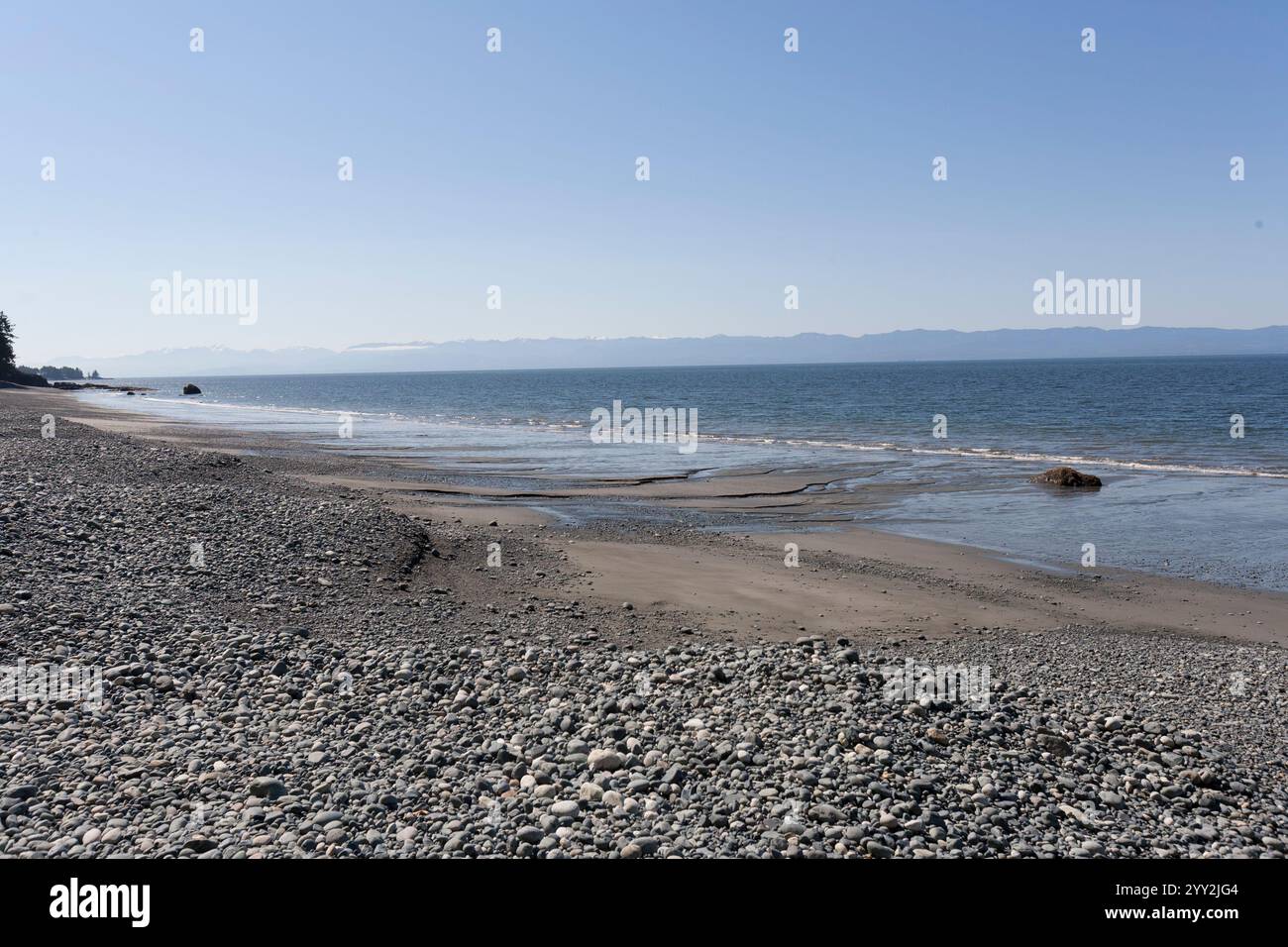 Rocky beach front hi-res stock photography and images - Alamy