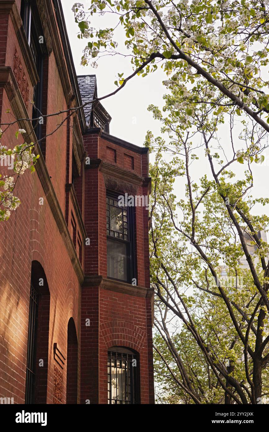 A New York City brownstone Stock Photo - Alamy