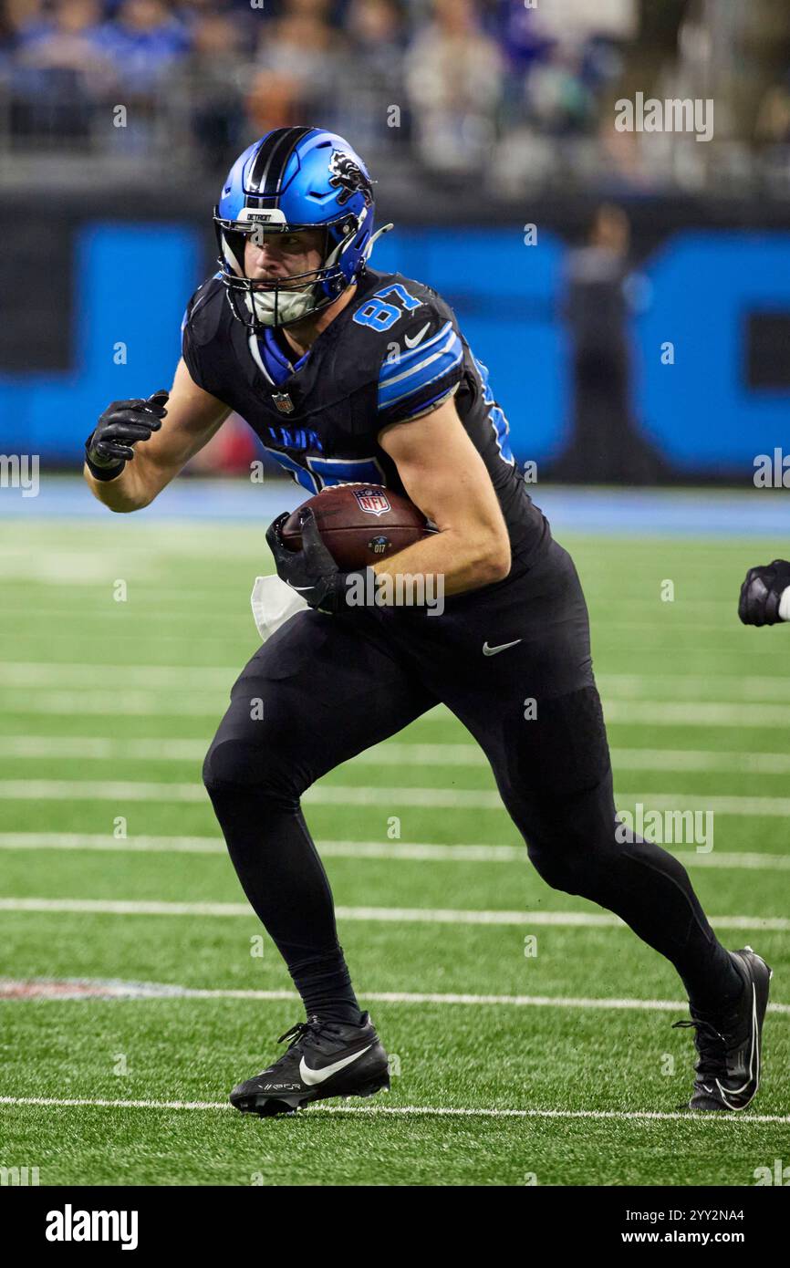 Detroit Lions tight end Sam LaPorta (87) runs the ball against Buffalo ...