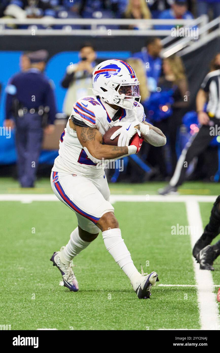 Buffalo Bills running back Ray Davis (22) rushes against the Detroit ...