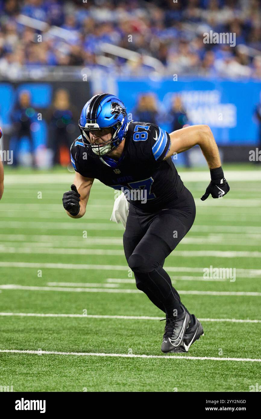 Detroit Lions tight end Sam LaPorta (87) runs a route against Buffalo ...