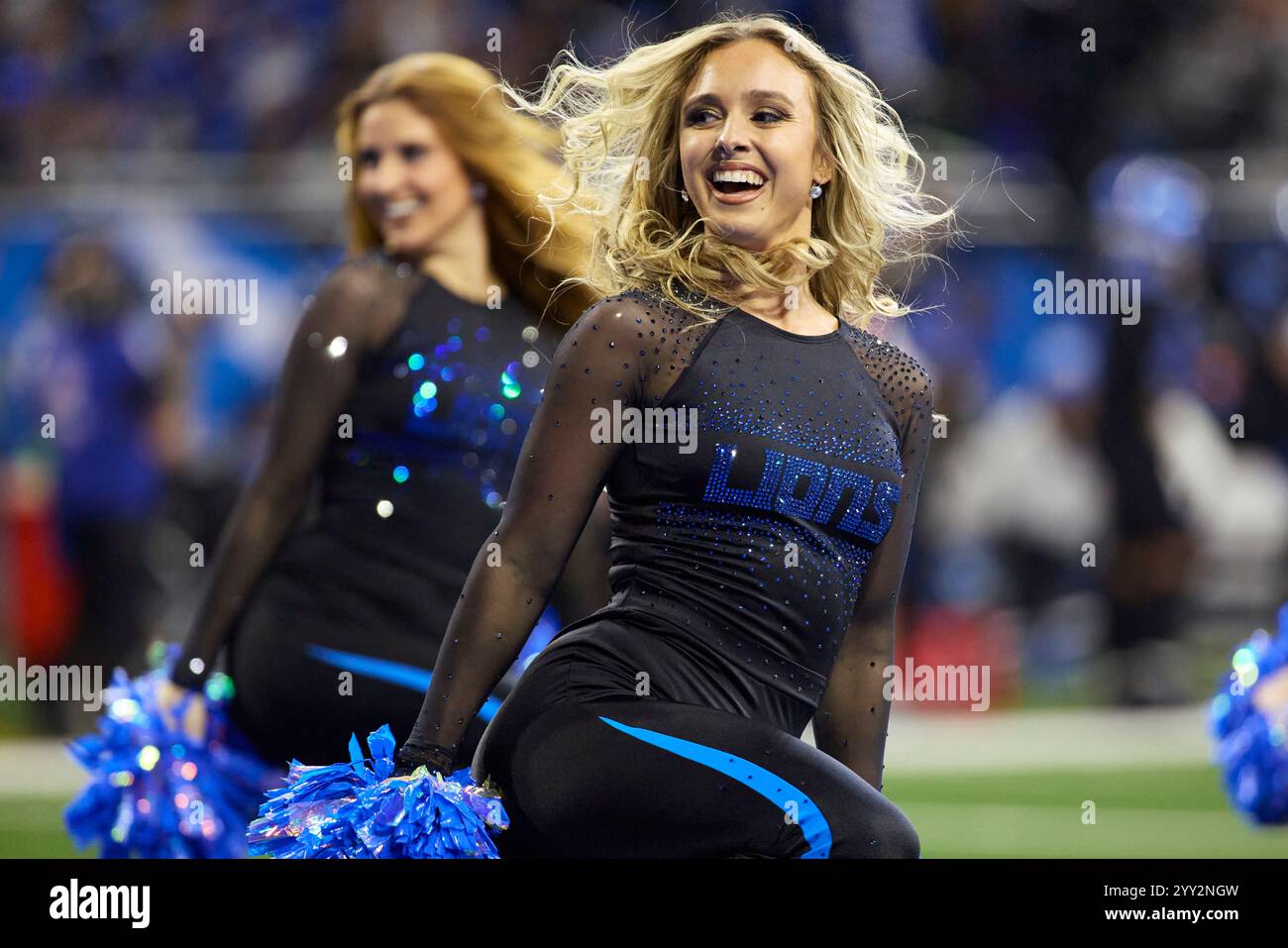 Detroit Lions Cheerleaders cheers against Buffalo Bills during an NFL ...