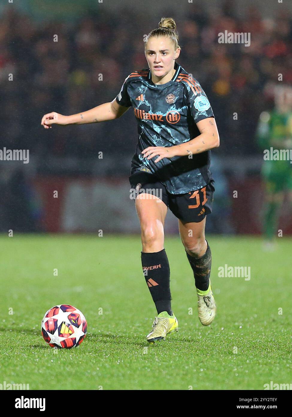 Borehamwood, United Kingdom. 18 December, 2024. Georgia Stanway of ...