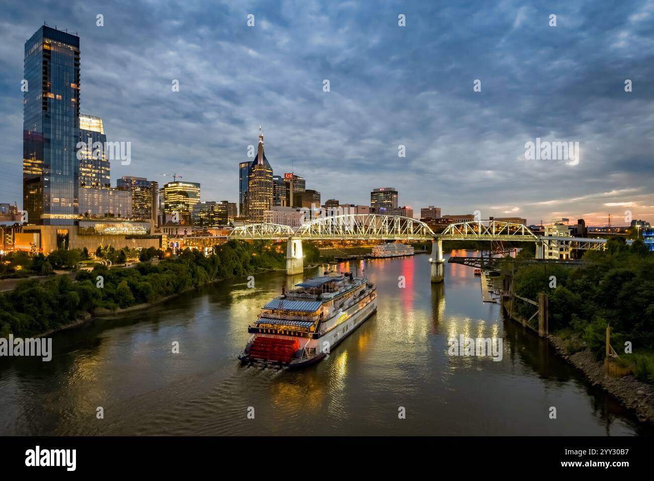 Showboat broadway hi-res stock photography and images - Alamy