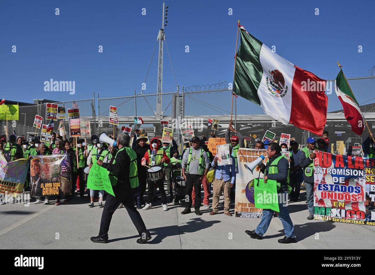 Tijuana, Baja California, Mexico. 18th Dec, 2024. Mexican migrants ...