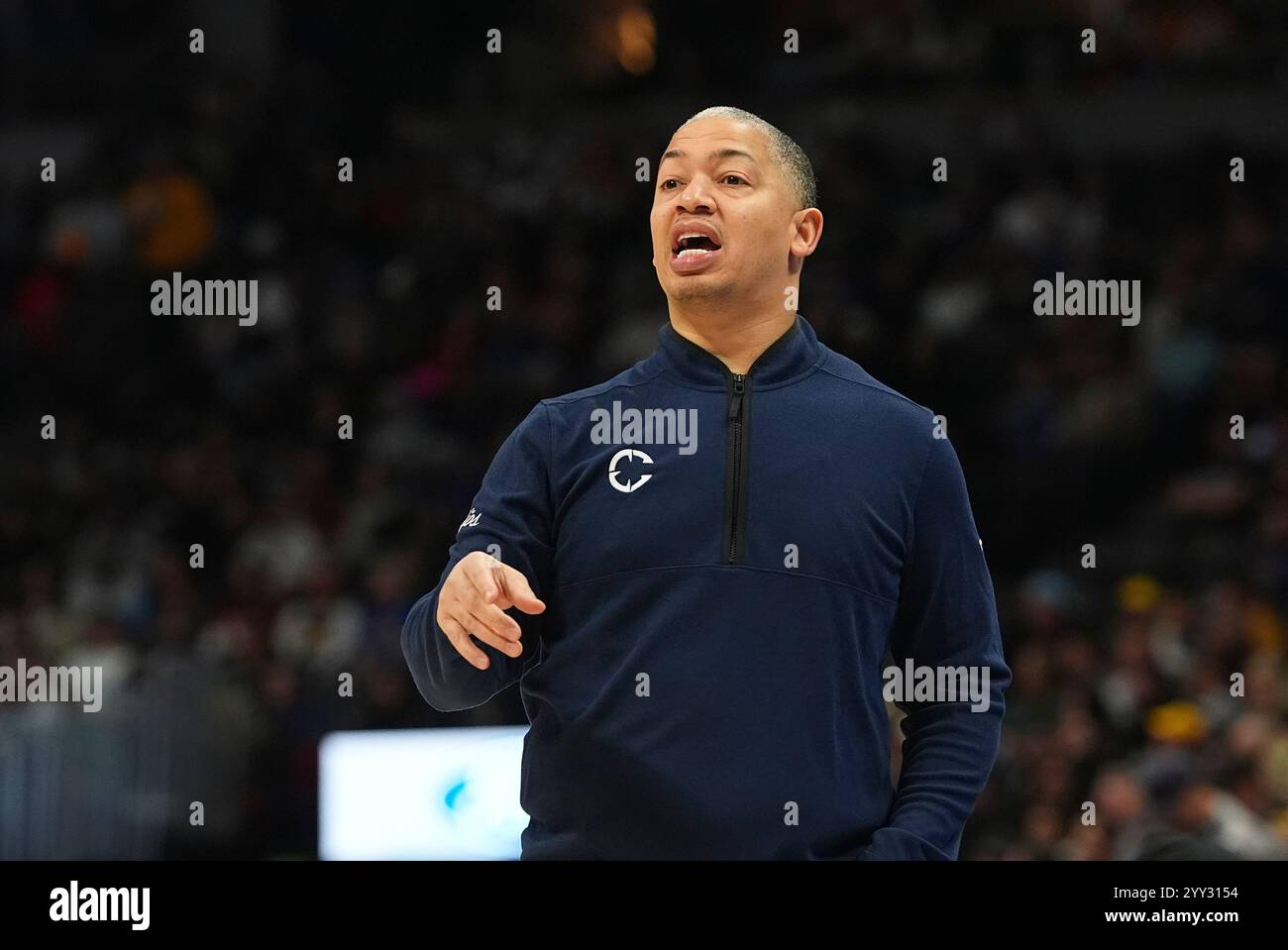 Los Angeles Clippers head coach Tyronn Lue () in the first half of an ...
